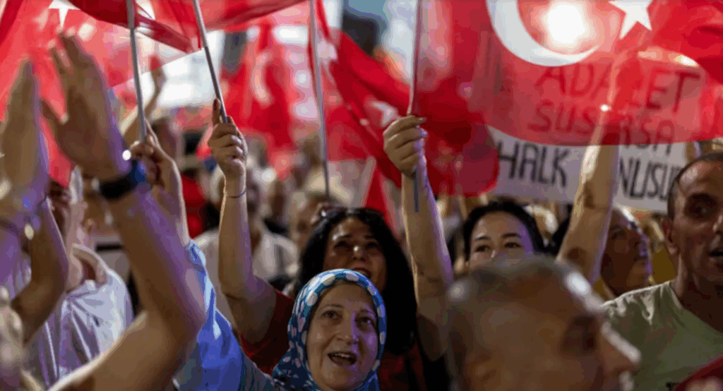 En Turquie, le parti d'opposition CHP combat pour sa survie politique ...